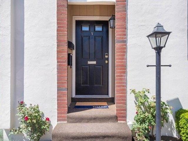 condo with 3 bedroom, Reading MA DS104189431