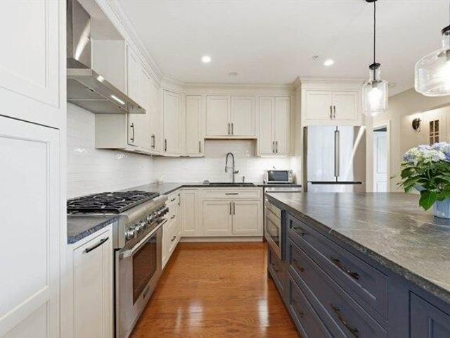 condo with 3 bedroom, Reading MA ES104187912
