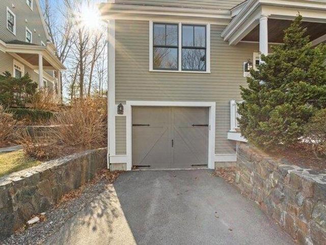 condo with 3 bedroom, Reading MA ES103431086