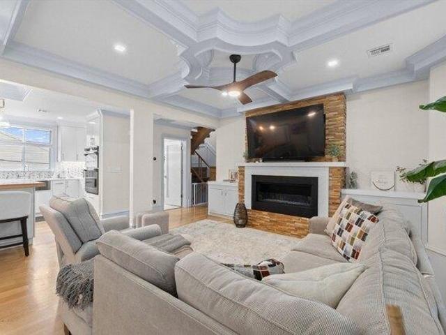 condo with 3 bedroom, Revere MA DLS102828485