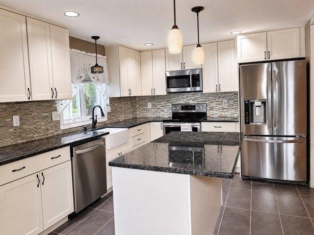 condo with 3 bedroom, Revere MA ES104008797