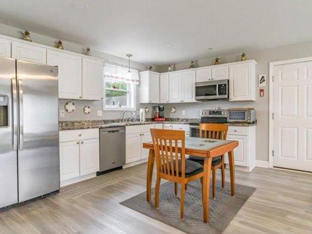 condo with 3 bedroom, Sanford ME ES103887464