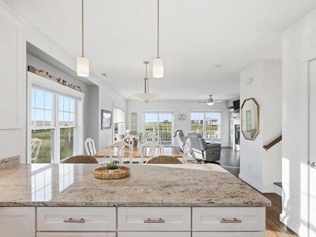 condo with 3 bedroom, Salisbury MA DS104009821