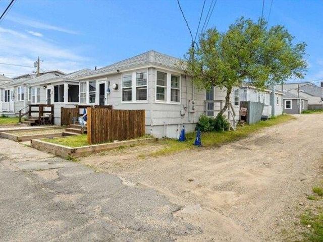 condo with 3 bedroom, Salisbury MA ES104266258