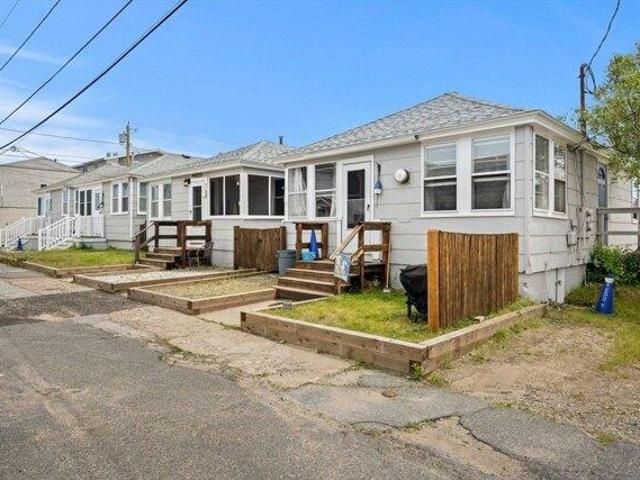 condo with 3 bedroom, Salisbury MA ES105109109