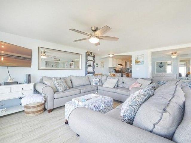 condo with 3 bedroom, Salisbury MA ES105123268