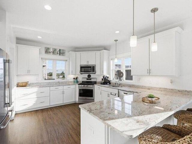 condo with 3 bedroom, Salisbury MA ES105192801