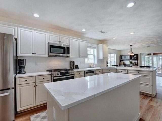 condo with 3 bedroom, Salisbury MA ES105319400