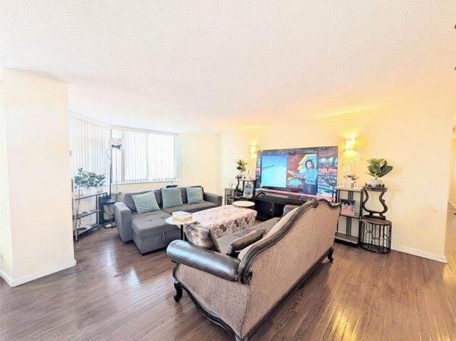 condo with 3 bedroom, Secaucus NJ ES104655785