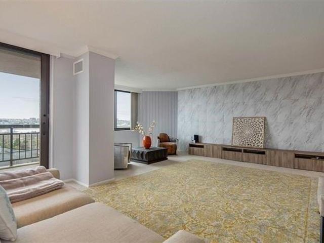 condo with 3 bedroom, Secaucus NJ ES104604121