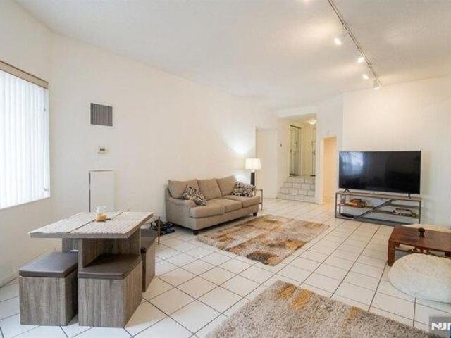 condo with 3 bedroom, Secaucus NJ ES104717698