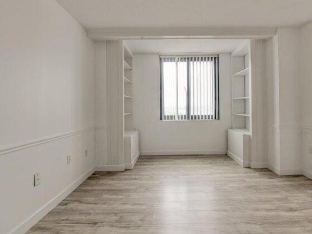 condo with 3 bedroom, Secaucus NJ ES105159857