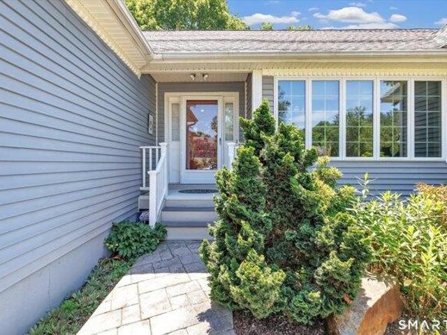 condo with 3 bedroom, Shelton CT DS104116285