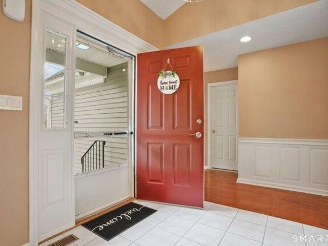 condo with 3 bedroom, Shelton CT DS103072959