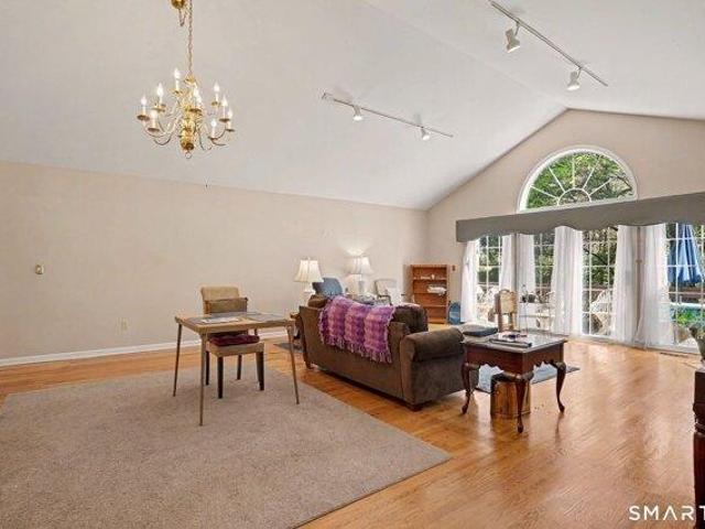condo with 3 bedroom, Shelton CT ES103126458