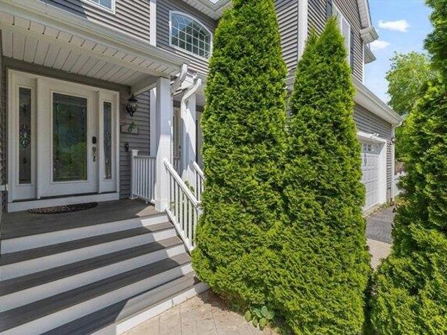condo with 3 bedroom, Shrewsbury MA ES104832675