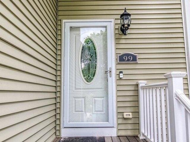 condo with 3 bedroom, Shrewsbury MA ES104902419
