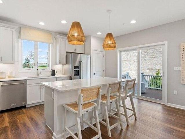condo with 3 bedroom, Shrewsbury MA ES105060643