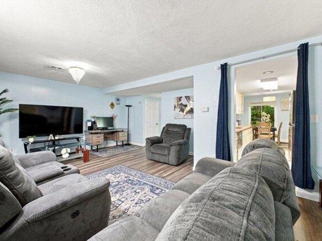 condo with 3 bedroom, Shrewsbury MA ES105192285
