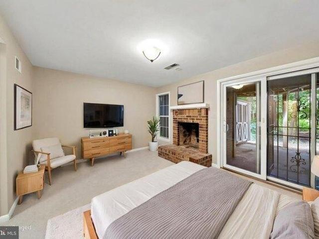 condo with 3 bedroom, Silver Spring MD ES103602072