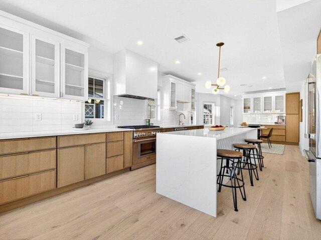 condo with 3 bedroom, Somerville MA DLS102761359