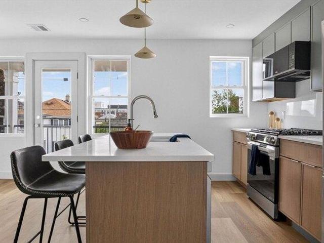 condo with 3 bedroom, Somerville MA DS103967575