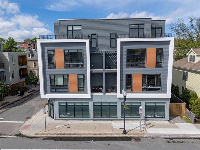 condo with 3 bedroom, Somerville MA ES104011401