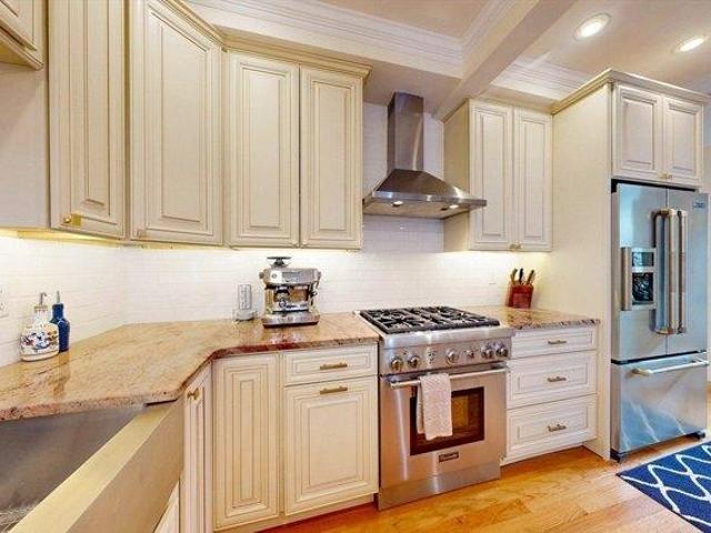 condo with 3 bedroom, Somerville MA ES104300017