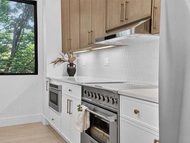 condo with 3 bedroom, Somerville MA ES105108176