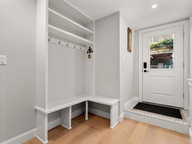 condo with 3 bedroom, Somerville MA ES103437074