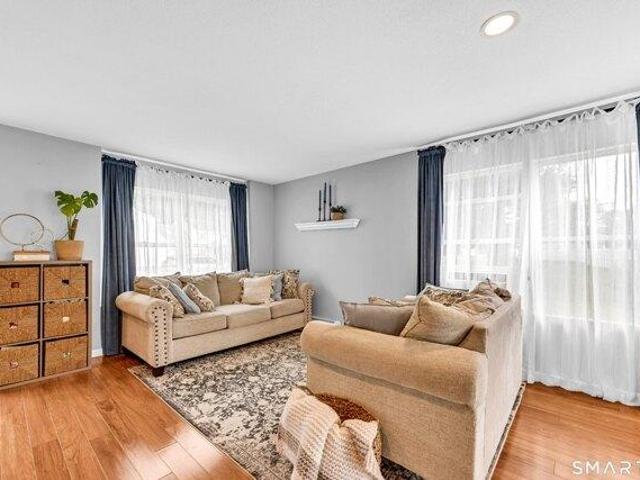 condo with 3 bedroom, South Windsor CT ES103885324