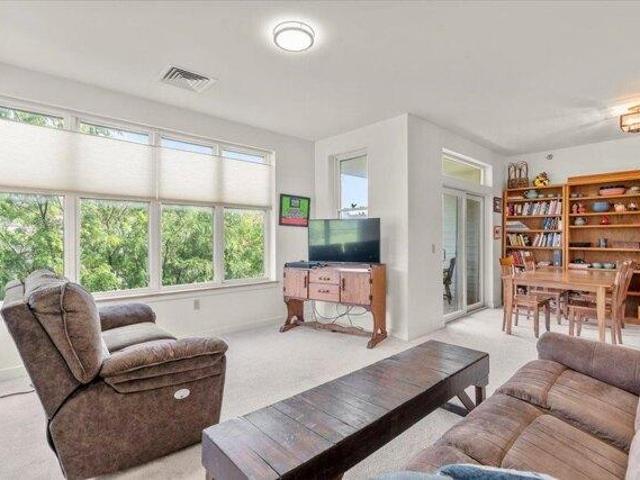 condo with 3 bedroom, South Burlington VT ES104376354