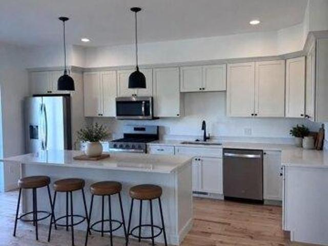 condo with 3 bedroom, South Burlington VT ES103885224