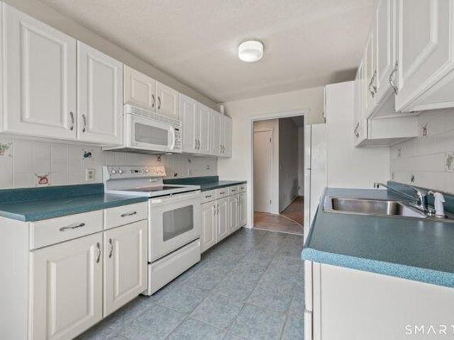 condo with 3 bedroom, Southbury CT DLS102827150