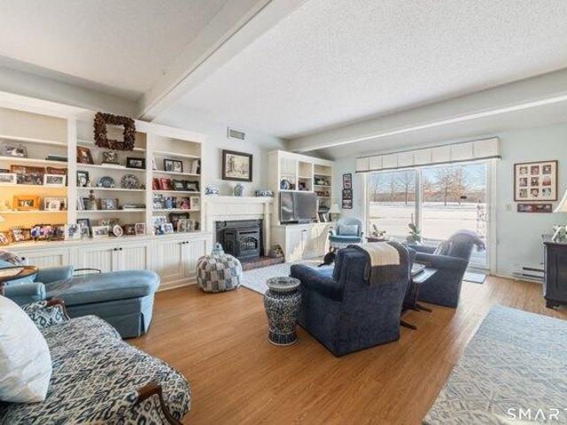 condo with 3 bedroom, Southbury CT DS102027274