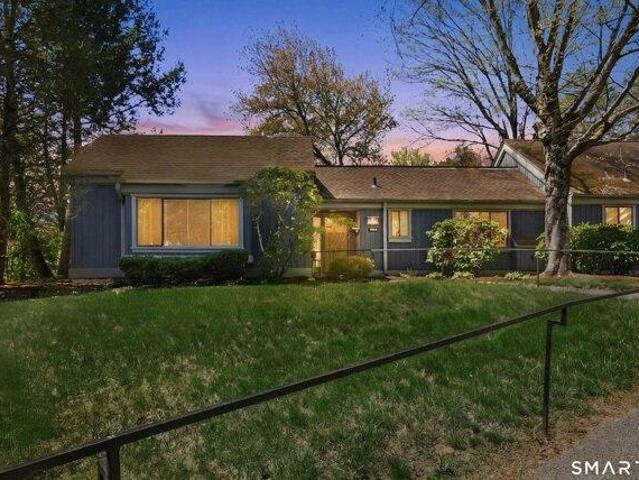 condo with 3 bedroom, Southbury CT DS104376474