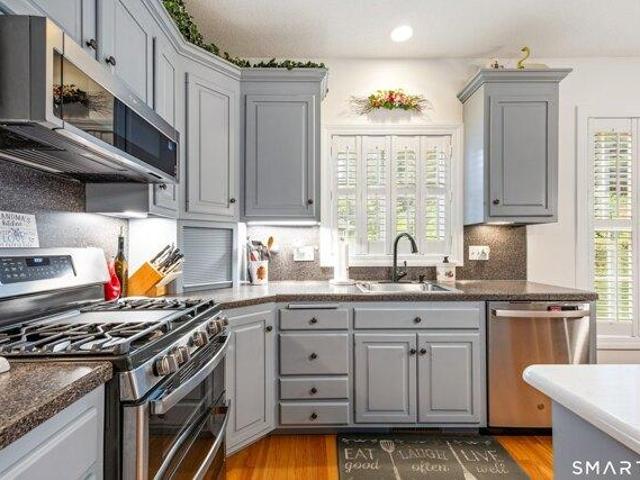 condo with 3 bedroom, Southington CT ES103928622