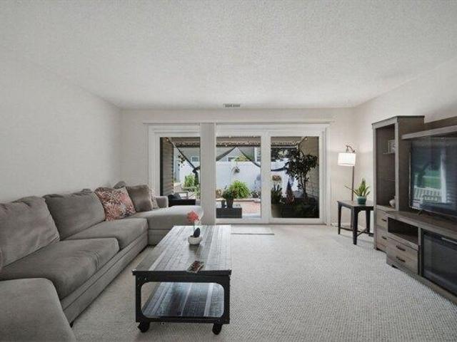 condo with 3 bedroom, Springfield MA ES103807729