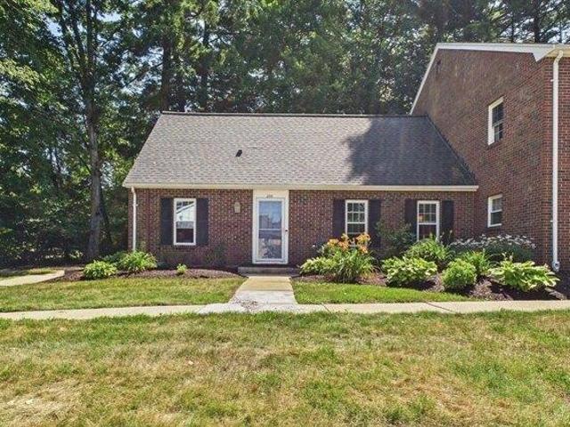condo with 3 bedroom, Stoughton MA ES104834615