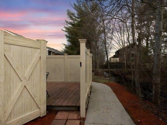 condo with 3 bedroom, Stoughton MA ES104262023