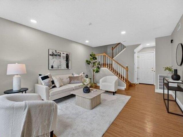 condo with 3 bedroom, Stoughton MA ES105040847