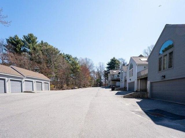 condo with 3 bedroom, Stoughton MA ES105114565