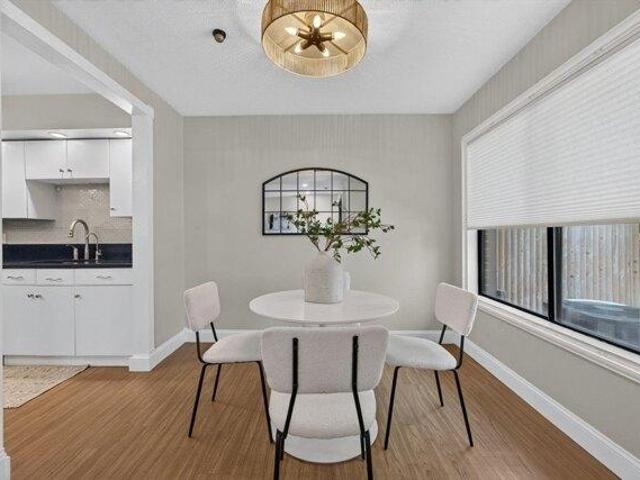 condo with 3 bedroom, Stoughton MA ES105123576