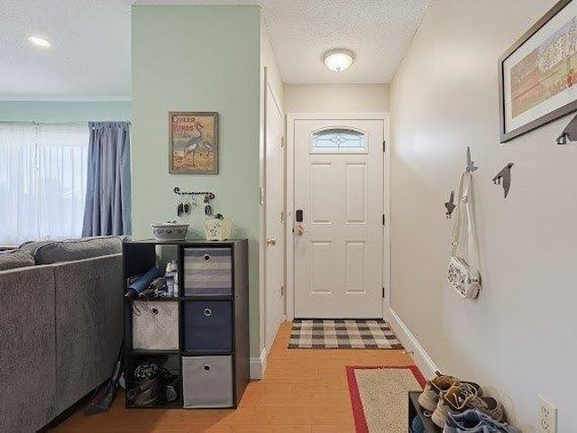 condo with 3 bedroom, Stoughton MA ES105126800