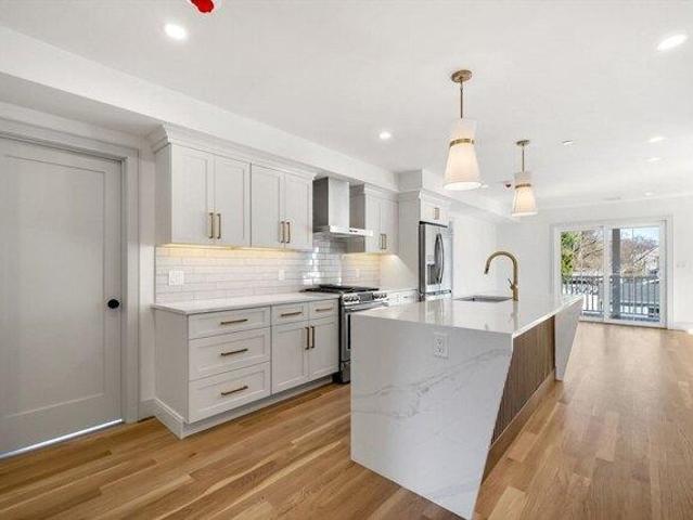 condo with 3 bedroom, Stoneham MA DS102762797