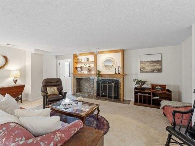 condo with 3 bedroom, Stoneham MA ES102960582