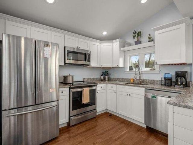 condo with 3 bedroom, Stoneham MA ES103220045