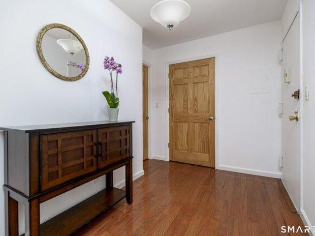 condo with 3 bedroom, Stamford CT DS102279439