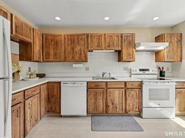 condo with 3 bedroom, Stamford CT ES104331544