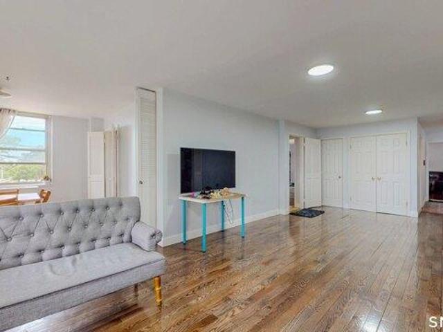 condo with 3 bedroom, Stamford CT ES104405968